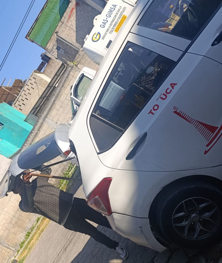 Taxista honesto devuelve bolsa de mandado olvidada en su unidad en ...